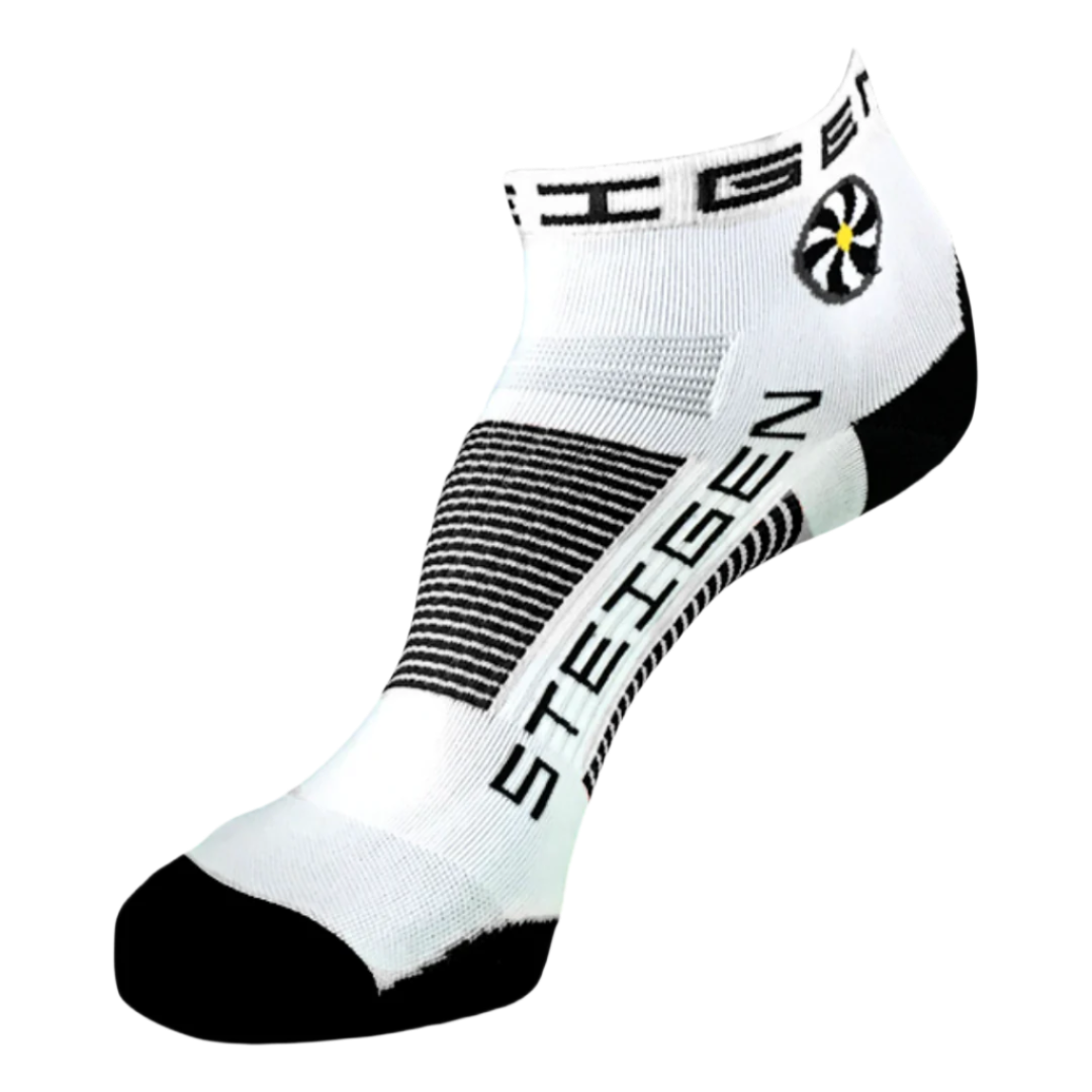 Steigen | Quarter Length Running Socks: White | Aid Station